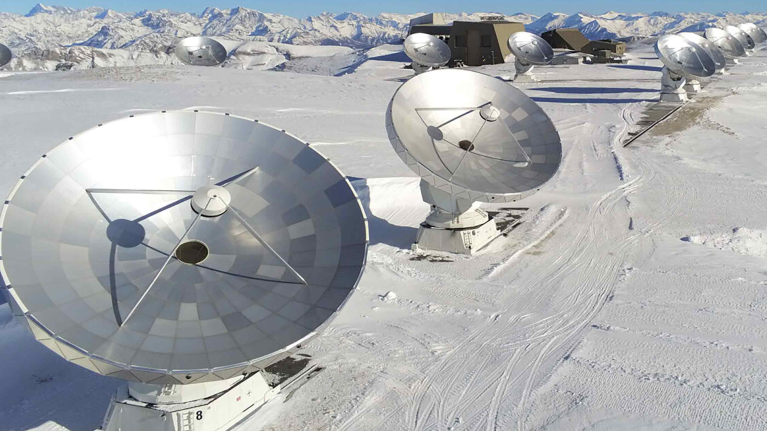 Astronomers Discover Rare Einstein Cross With Fifth Image, Revealing ...