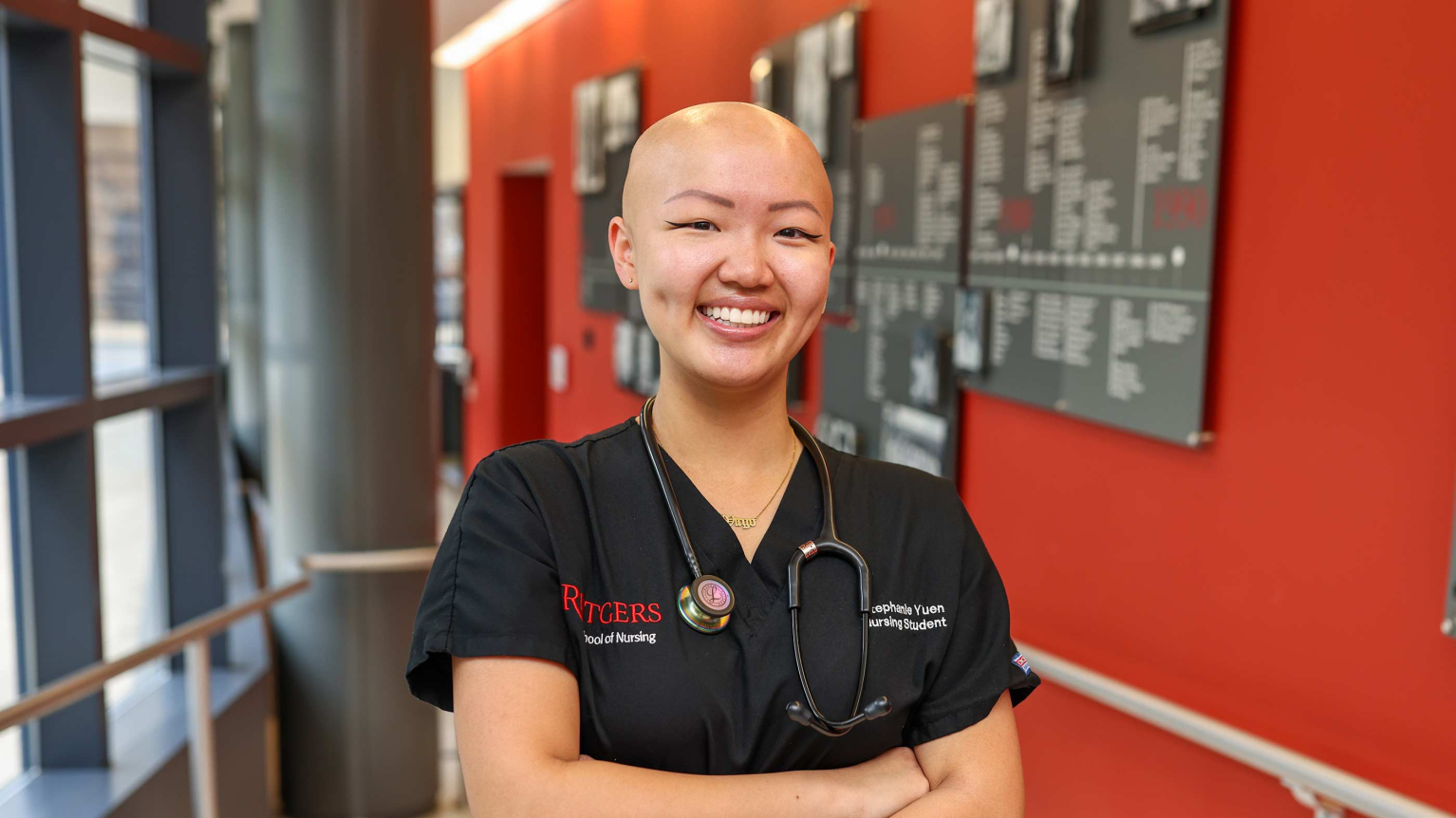 Since Losing Her Hair at 13, Senior Helps Others With Alopecia ...